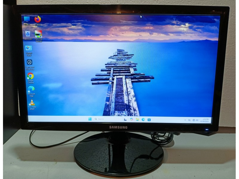 Samsung Led monitor 1,366 x 768 HD