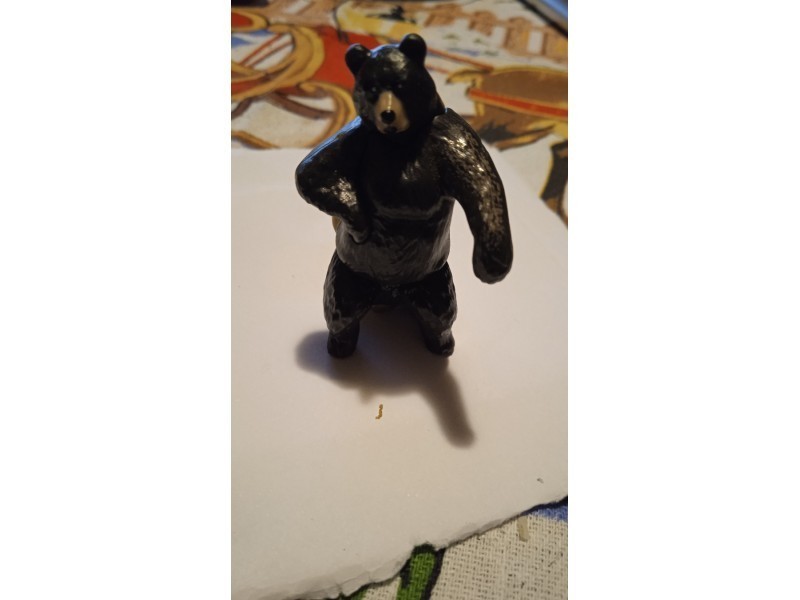 Kinder figurica
