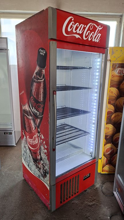 Profesionalna rashladna vitrina Coca‑Cola – vertikalni frižider za