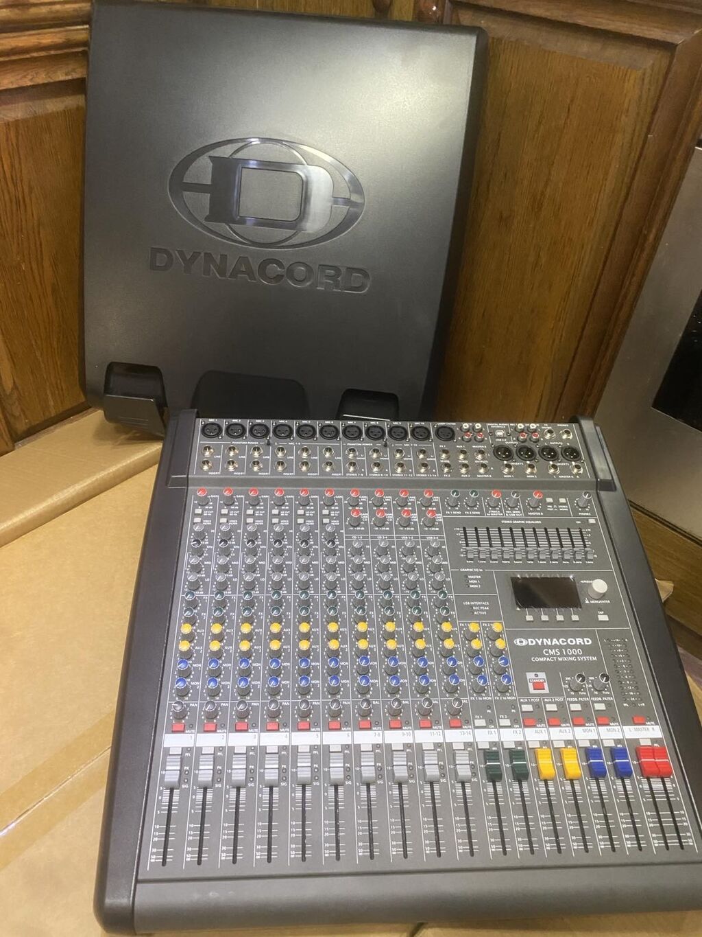 Dynacord CMS1000 – kompaktni miks pult - Serija: CMS (Compact Mixing