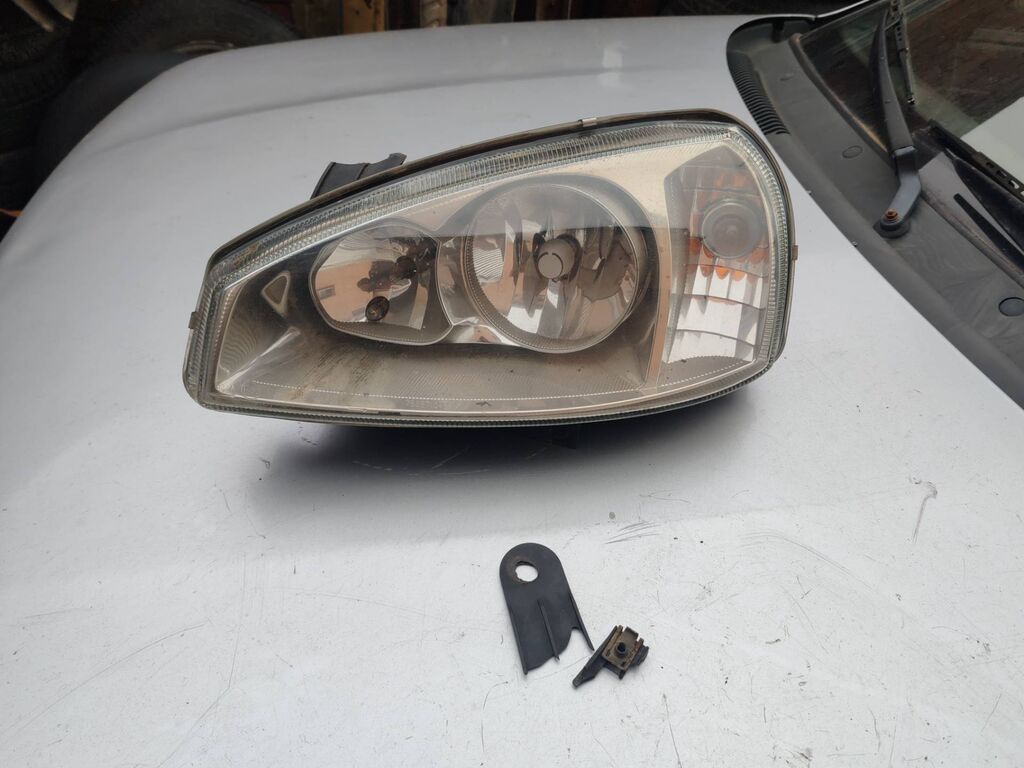 Far levi Lada 1118,1119 Kalina. Polovno, ocuvano. Originalno. Ruske