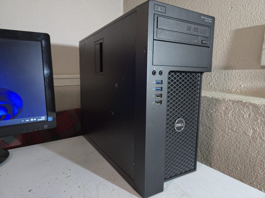 DELL Intel Xeon E3-1240 v5/16GB-DDR4/M2000 4GB/SSD512GB
