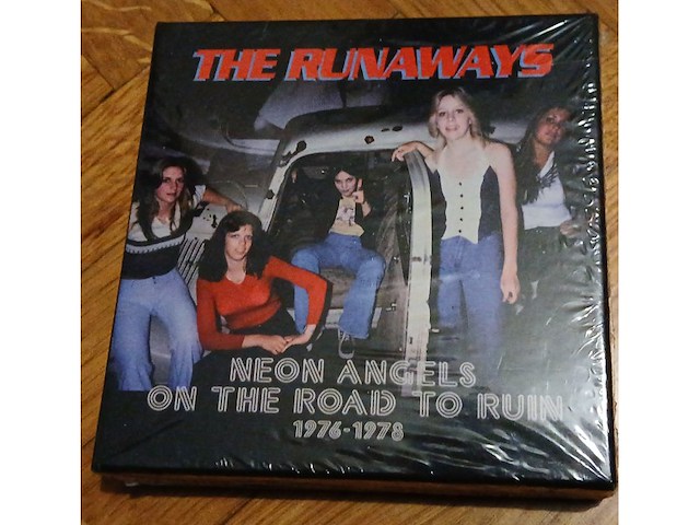 Runaways -Neon Angels On The Road To Ruin 1976-1978 5CD