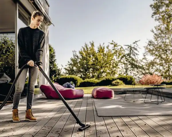 KARCHER WD 4 (V-20-5-22) Usisivač za suvo i mokro usisavanje sa izduvavanjem