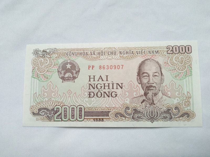 Vijetnam 2000 dong, 1988 god. UNC