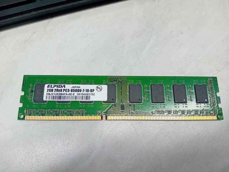 Elpida 2GB PC3-8500 (DDR3-1066) Memory ispravna