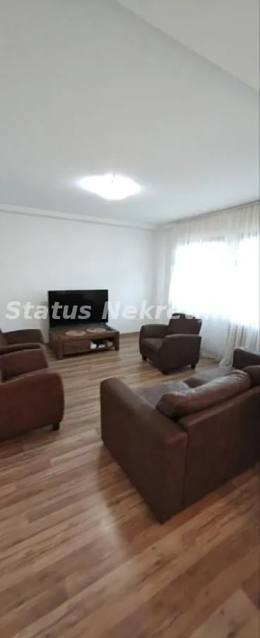 Izdavanje, dvosoban stan, 63m², Bulevar Oslobodjenja, Novi Sad Sve Podlokacije