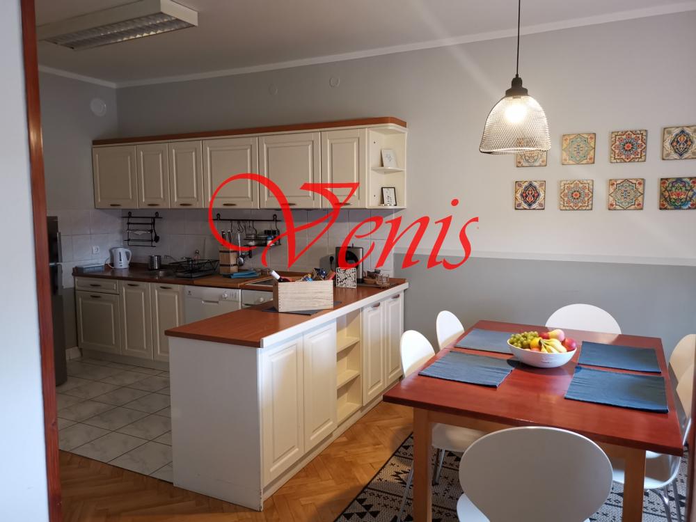 LIMAN II ul. Bulevar Cara Lazara 93 m2 - 800 Evra ID#2684 800 €