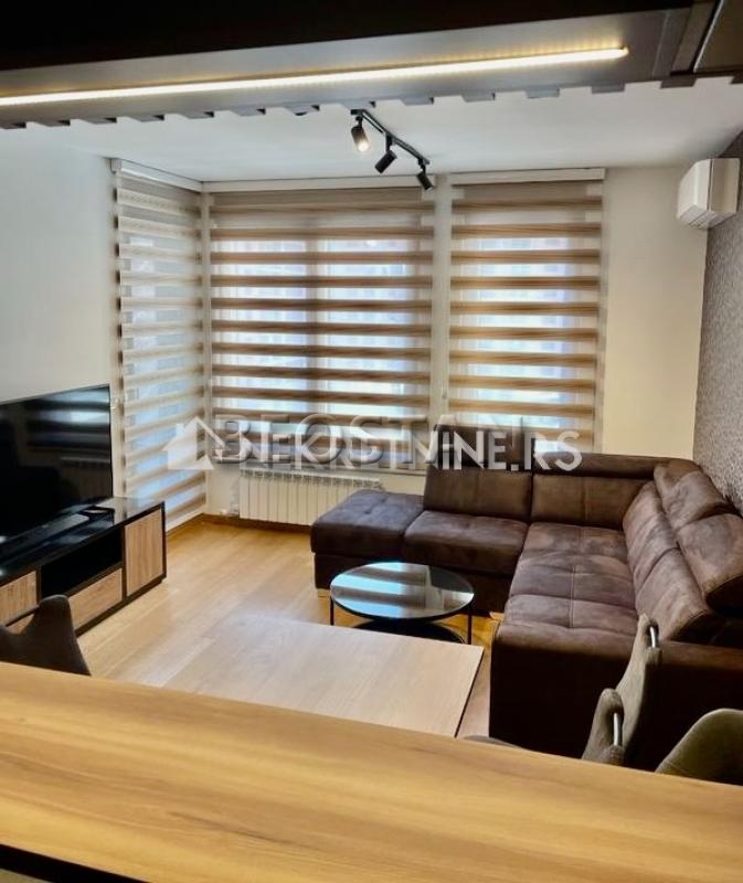 Novi Beograd - West 65 exing #65791 900 €