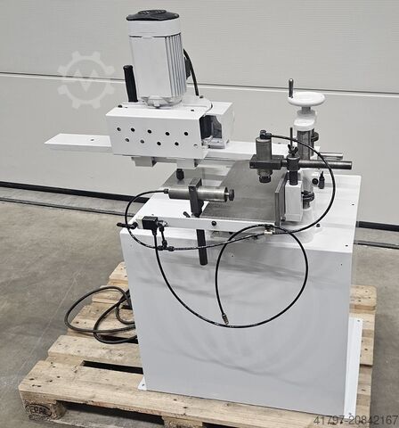 Mašina za izrezivanje utora Graule AKF 4/250
Graule AKF 4/250