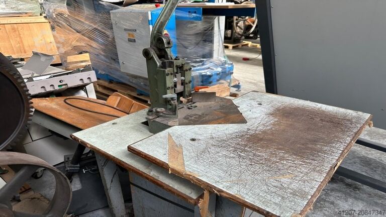 Razni
Kolbus ECK corner cutter