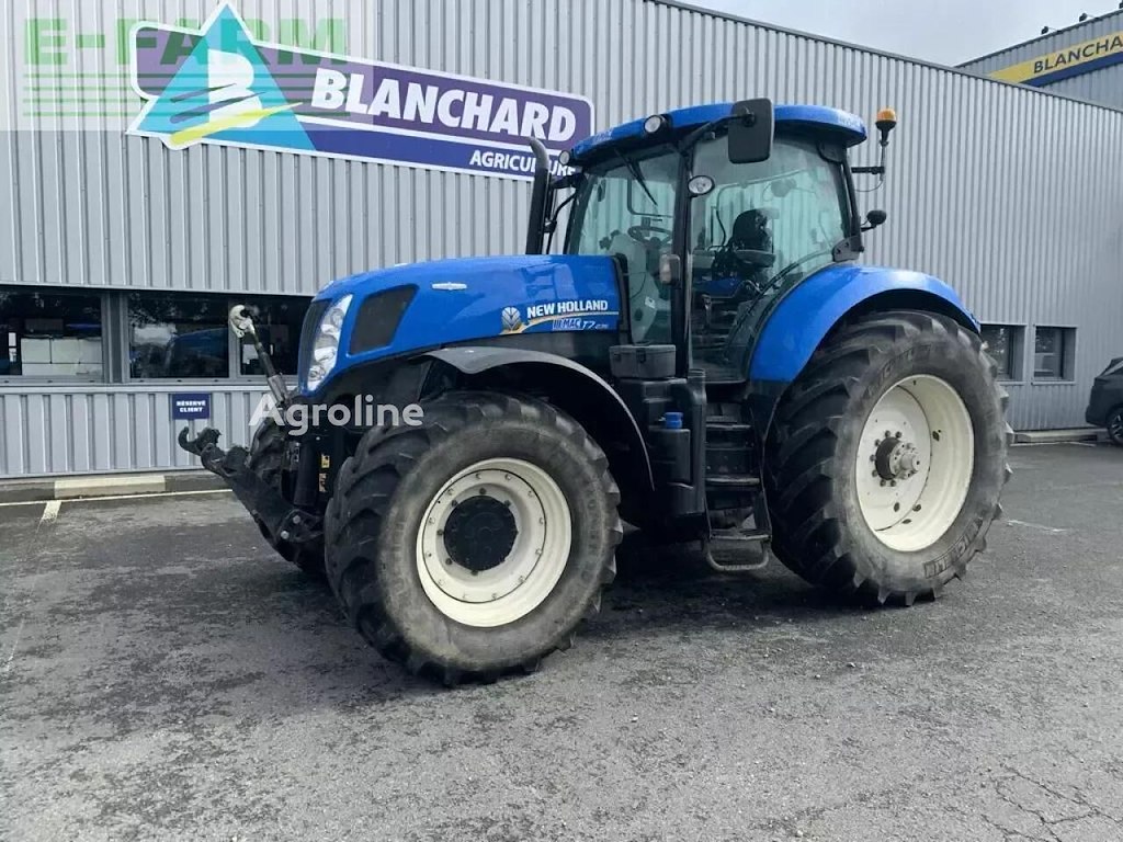 New Holland t7.235 auto command traktor točkaš