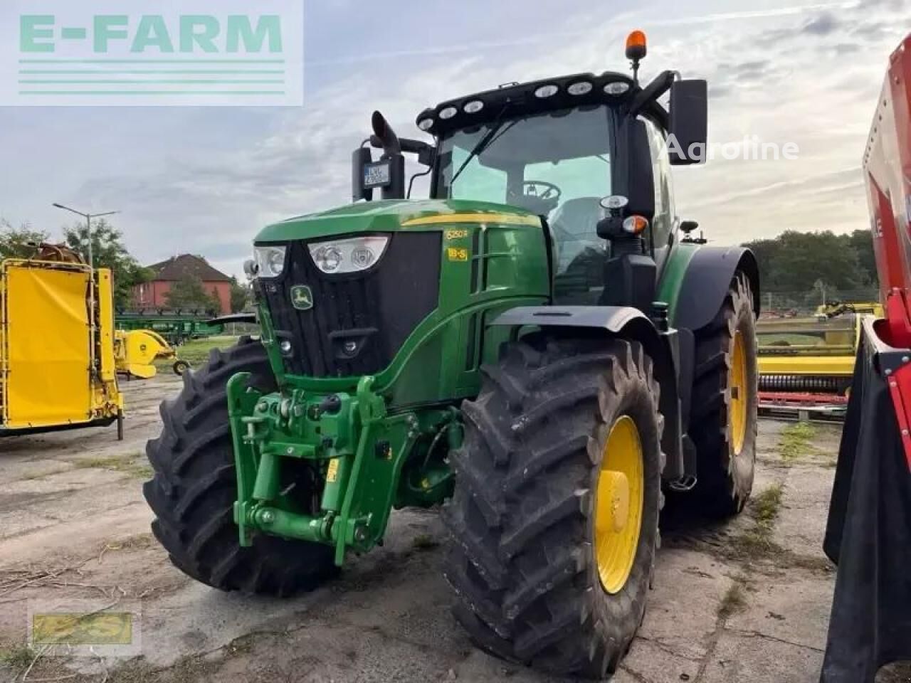John Deere 6250r traktor točkaš