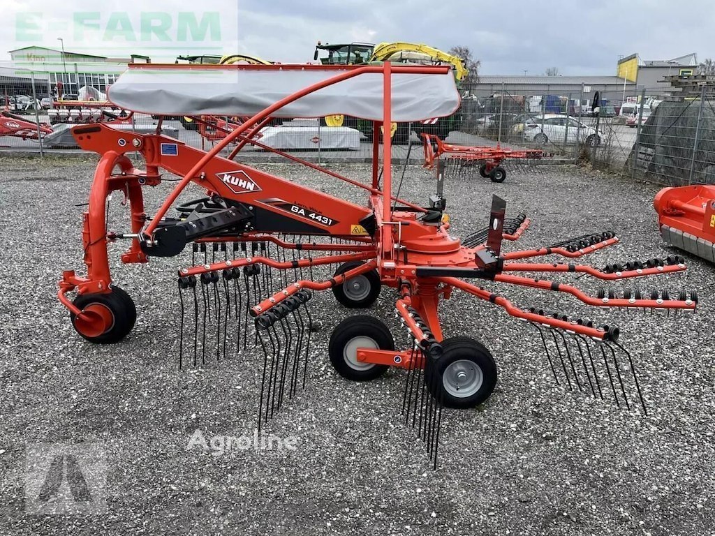 Kuhn ga4431 trakasti formirač otkosa