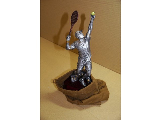 stara figura-trofej TENISER