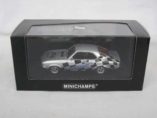 1:43 minichamps opel manta A