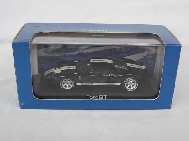 1:43 minichamps ford GT
