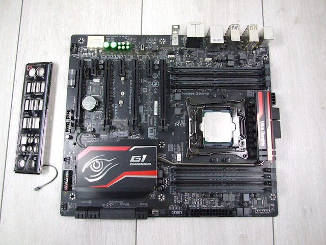 Gigabyte GA-X99-Gaming 5P + Intel i7 5820k X99 LGA 2011
