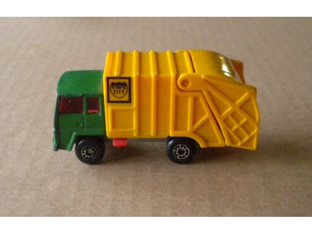 (Ik) `Refuse Truck` (Superfast Matchbox)