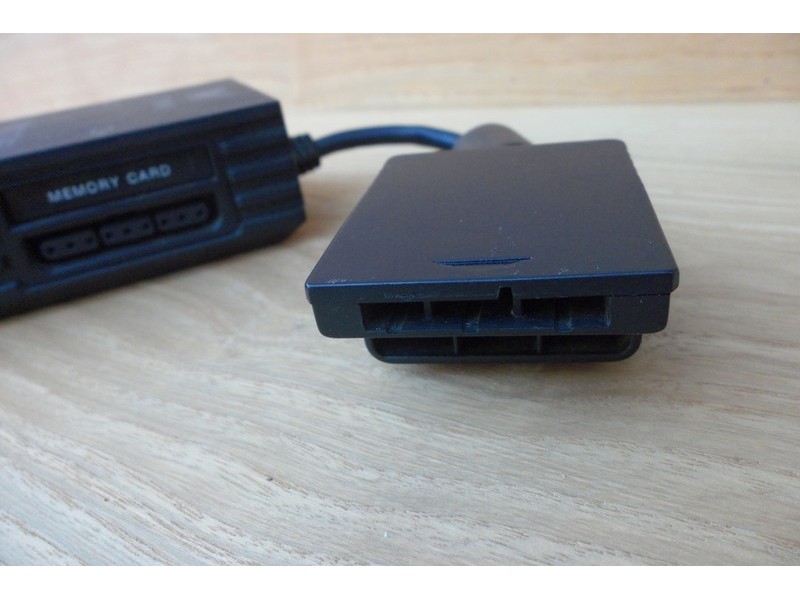 Multitap za PS2 TOPWAY (neispravan)