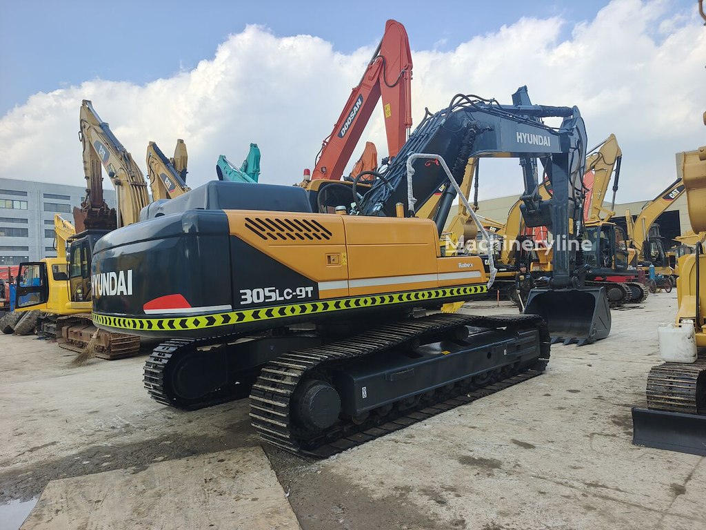 Hyundai Robex 305 bager guseničar