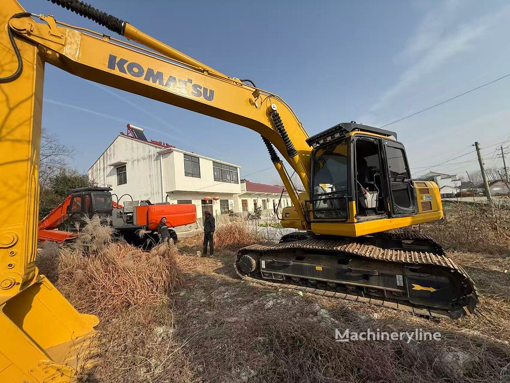 Komatsu PC220-8 bager guseničar