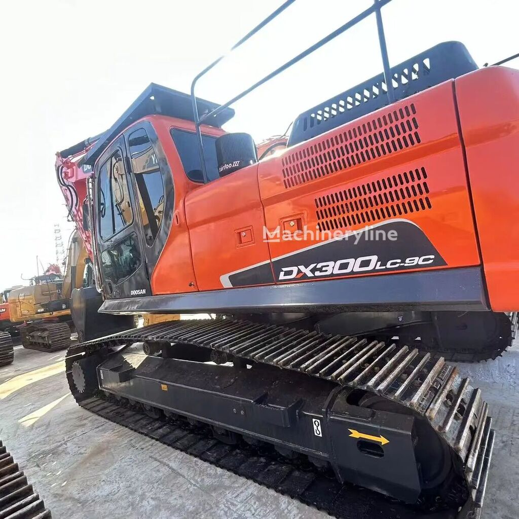 Doosan DX300 bager guseničar