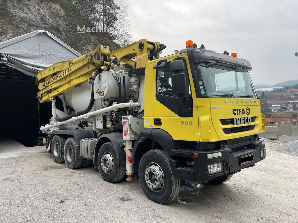 Cifa MK28.4 na šasiji IVECO Trakker 500 pumpa za beton