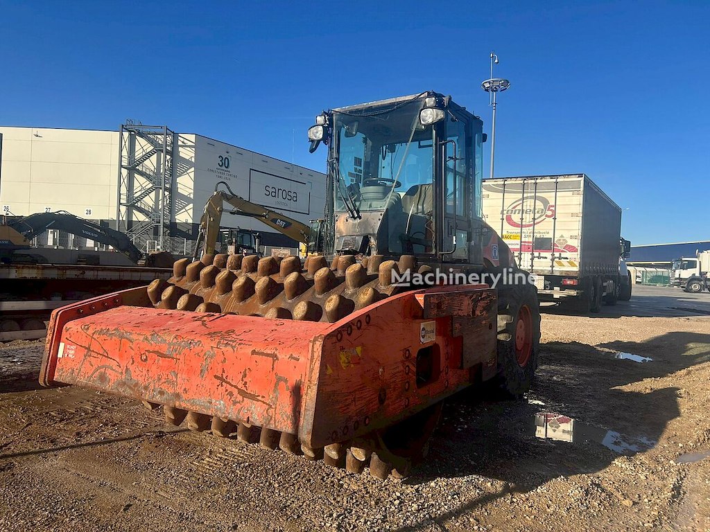 Caterpillar CP76 kompaktor s jednim valjkom