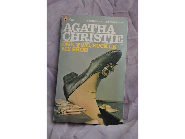 Agatha Christie - One, two, buckle my shoe