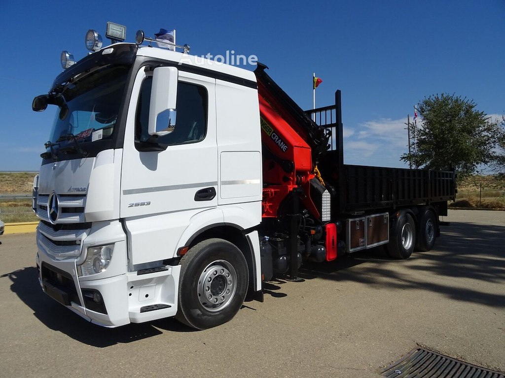 Mercedes-Benz ACTROS 25 53 kamion s ravnom platformom