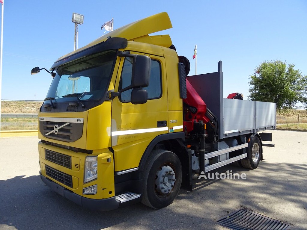 Volvo FH 330 kamion s ravnom platformom