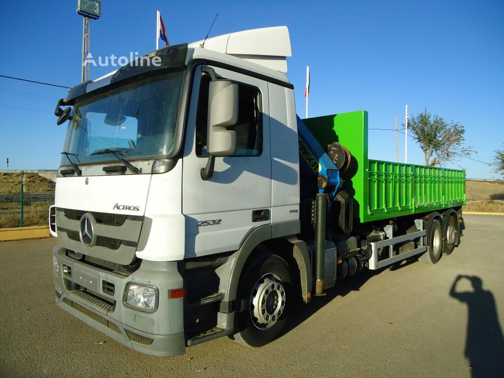 Mercedes-Benz Actros 2532 kamion s ravnom platformom