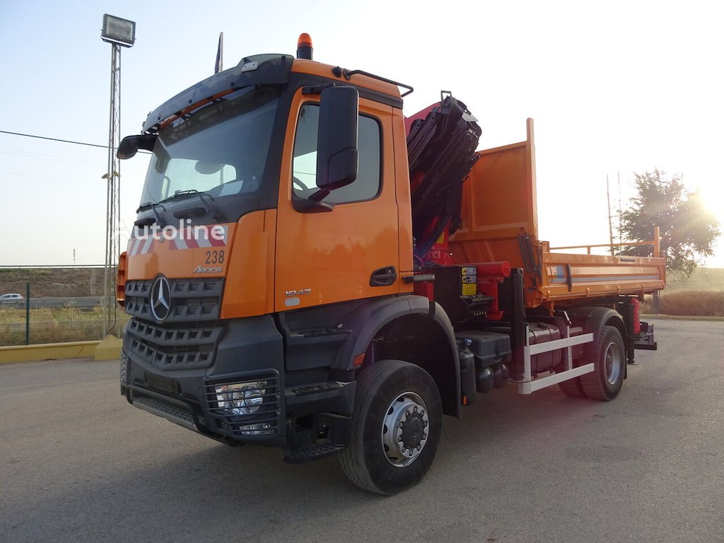 Mercedes-Benz AROCS 1843 kamion s ravnom platformom