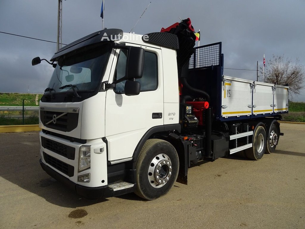 Volvo FM 370 kamion s ravnom platformom