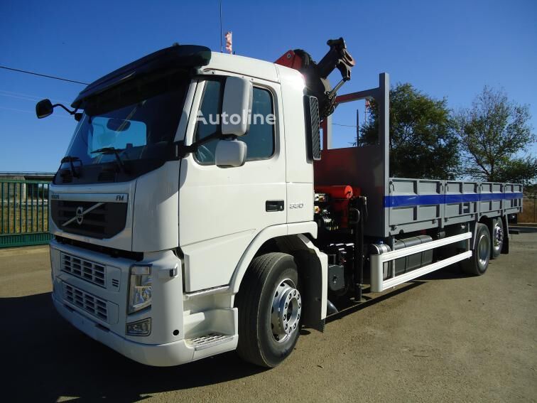 Volvo FM 11 330 kamion s ravnom platformom