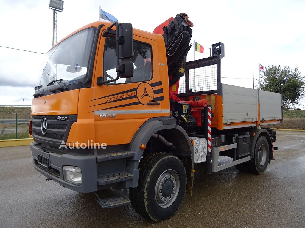 Mercedes-Benz Axor 18 28 kamion s ravnom platformom