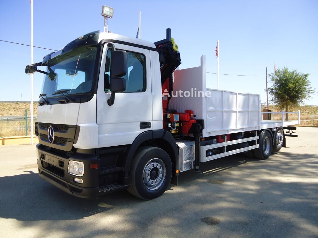 Mercedes-Benz actros 25 32 kamion s ravnom platformom