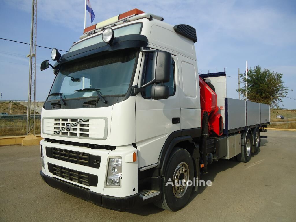 Volvo FM 440 kamion s ravnom platformom