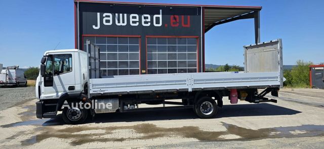 IVECO Euro Cargo 120 E 25 kamion s ravnom platformom