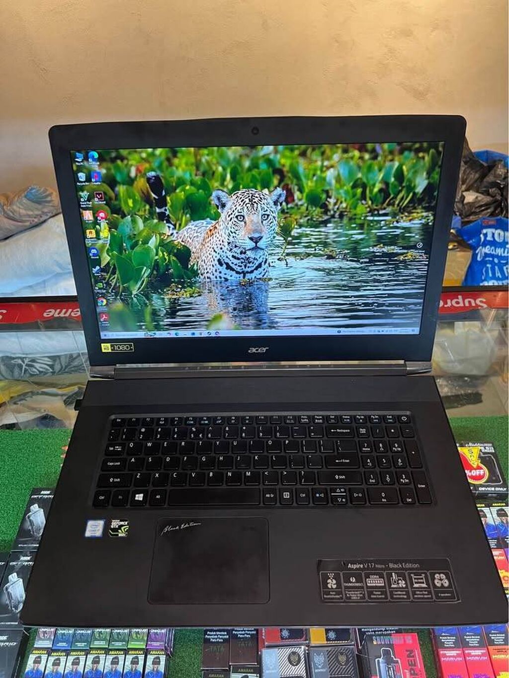 Intel Core i7, 32 GB OZU, 17.3 "