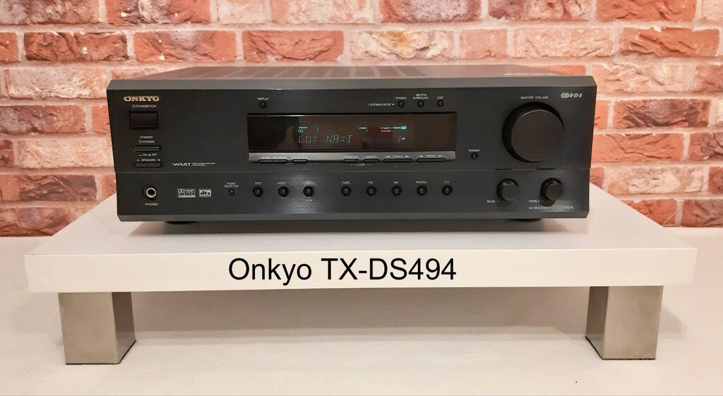 Odlično očuvan risiver marke Onkyo TX-DS494 Zvučno odličan, selektivan