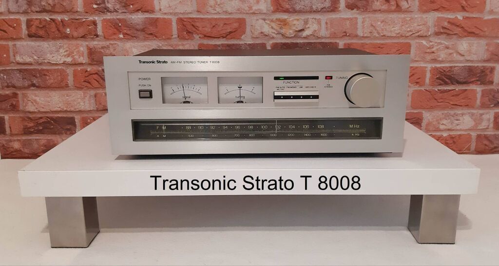 Odlično očuvan tjuner marke Transonic Strato T 8008 Zvučno izvanredan
