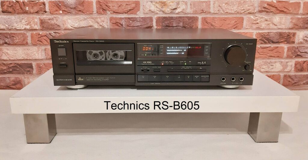 Odlično očuvan kaset dek marke Technics RS-B605 Zvučno izvanredan