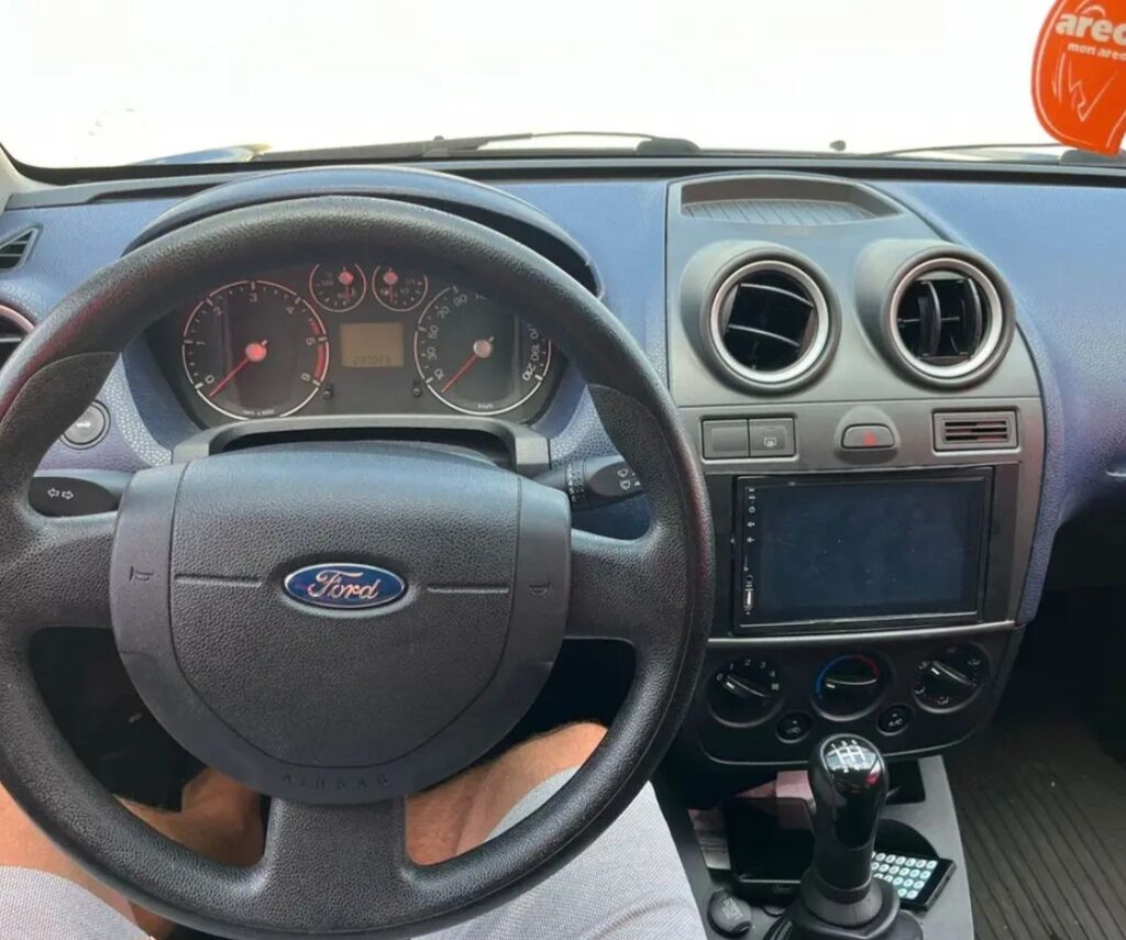 Ford Fiesta: 1.4 l | 2008 г. 195000 km Hečbek