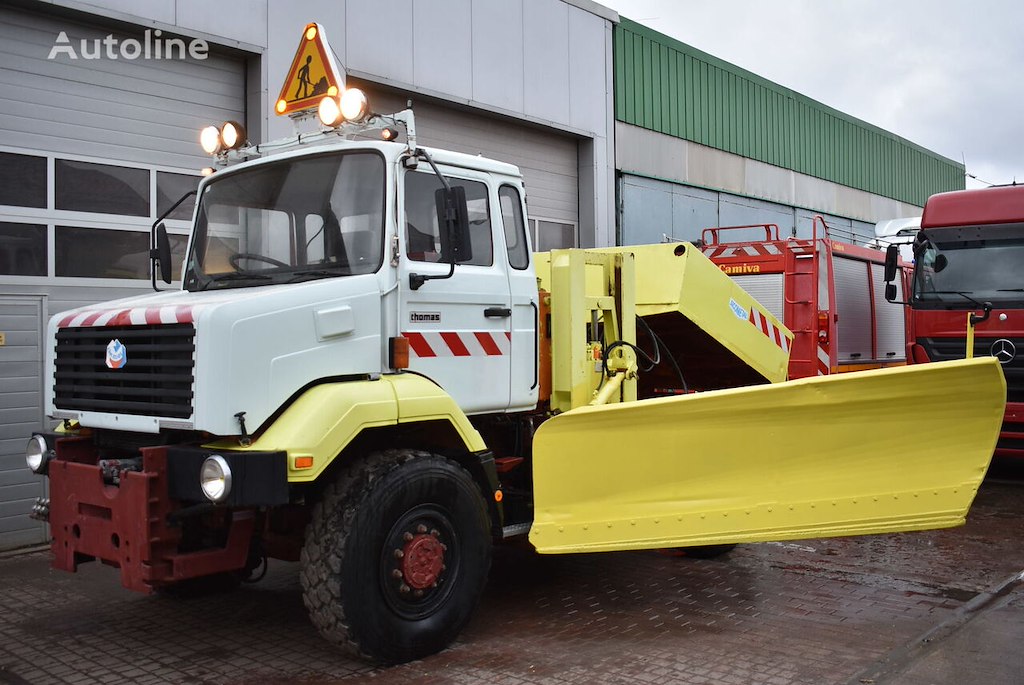 Thomas Constructeurs RENAULT UNIMOG ODŚNIEŻARKA PŁUG DO ODŚNIEŻANIA masina za ciscenje snijega