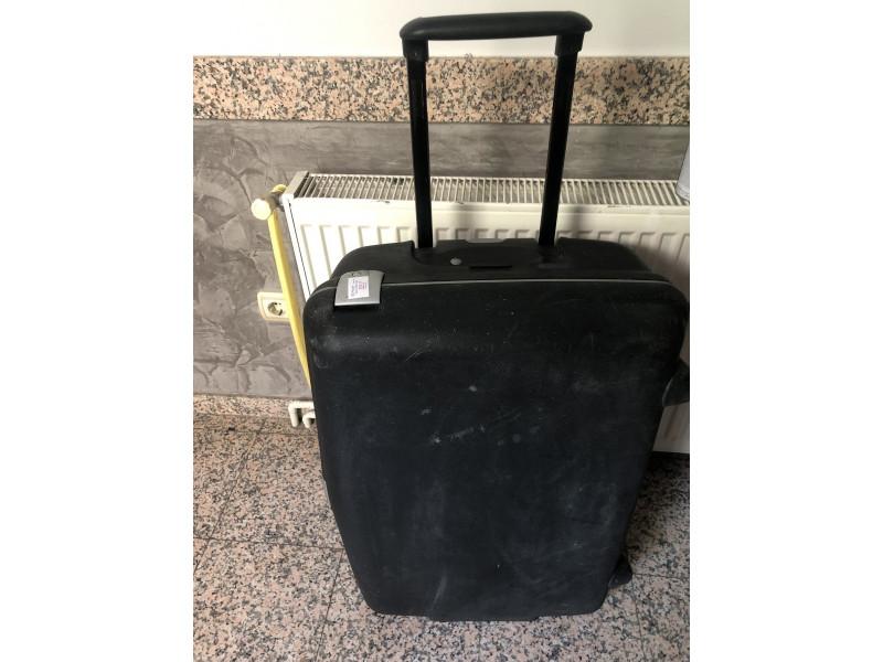 Samsonite veci plasticni kofer vertikalna vuca