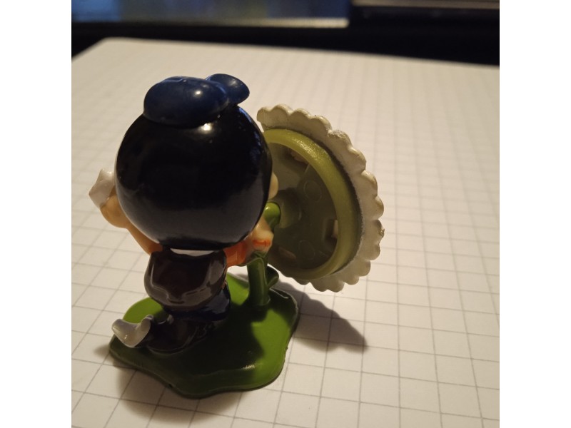 Kinder figurica