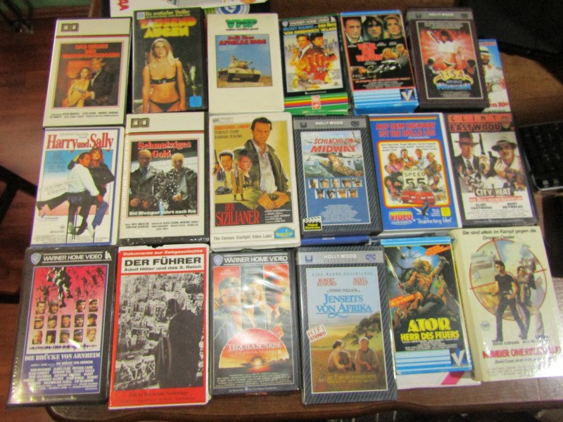 VHS Lot od preko 70 kultnih filmova na nemačkom +18+