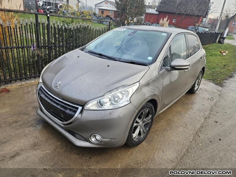 Peugeot 208 Stakla